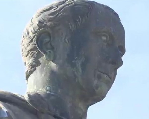 Julius Caesar's last stand | .TR